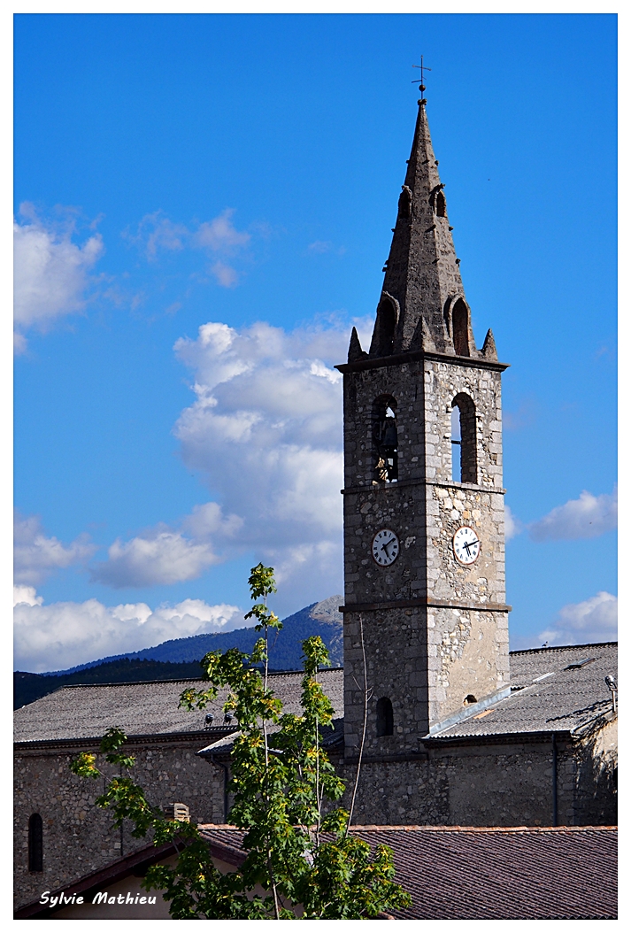 A la découverte de St-André-Les Alpes – Globe Trotteuse