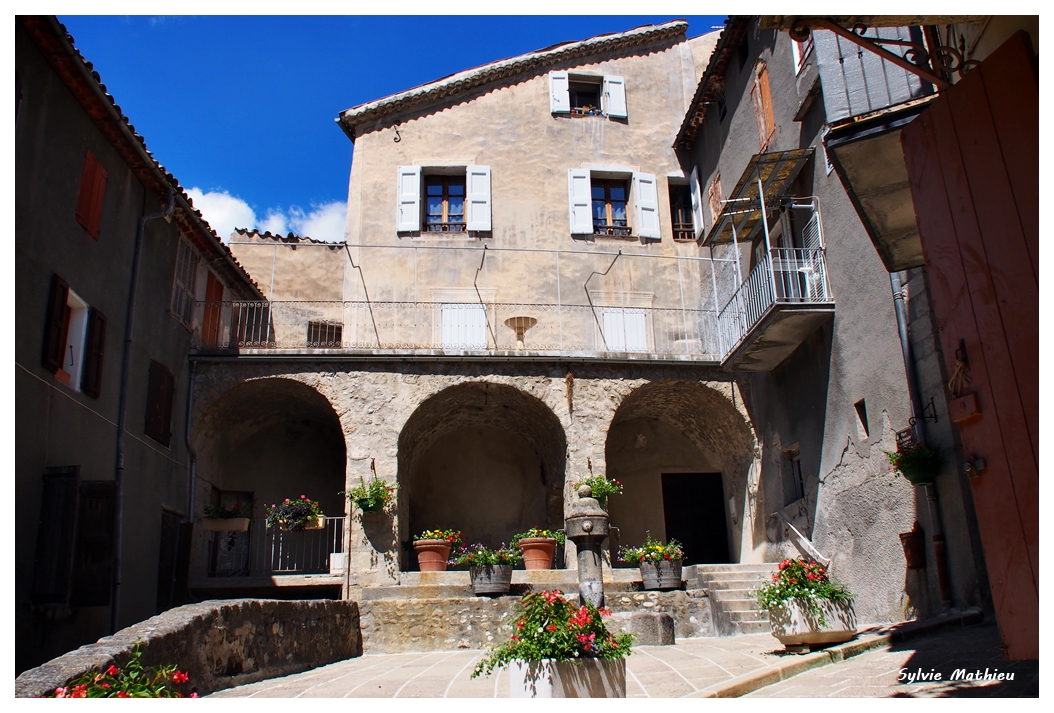 Balade à Annot/1 – Globe Trotteuse